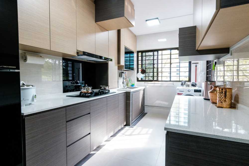 Modern Kitchen at 942 Hougang St 92 by 9 Creation Pte Ltd - Hometrust