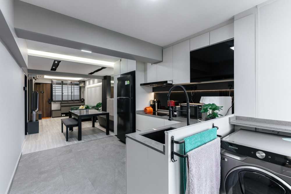 Contemporary Service Yard at 2 Holland Ave by 9 Creation Pte Ltd ...