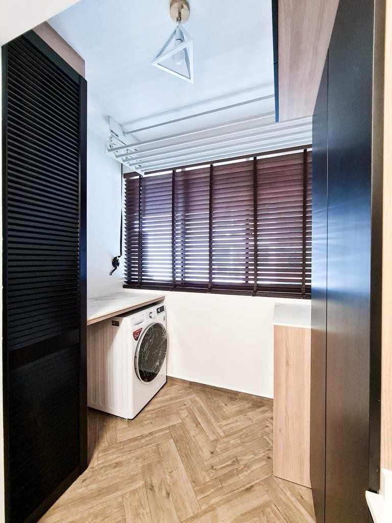 Contemporary Service Yard at 420A Northshore by V Creative ID - Hometrust