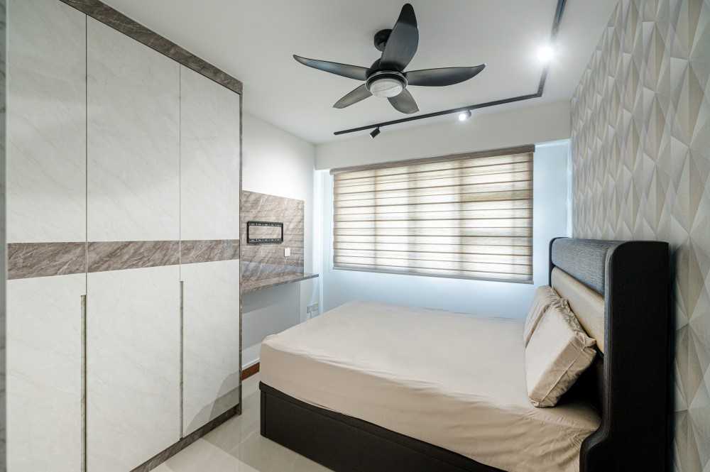 Modern Bedroom at 293A Compassvale Crescent by Premium Artz Pte Ltd ...