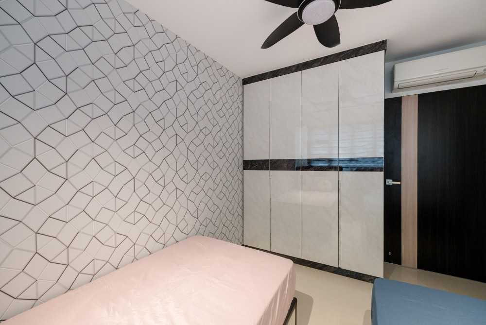 Modern Bedroom at 293A Compassvale Crescent by Premium Artz Pte Ltd - Hometrust