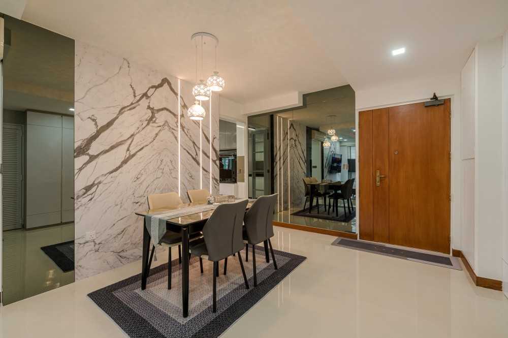 Modern Dining Room at 293A Compassvale Crescent by Premium Artz Pte Ltd ...