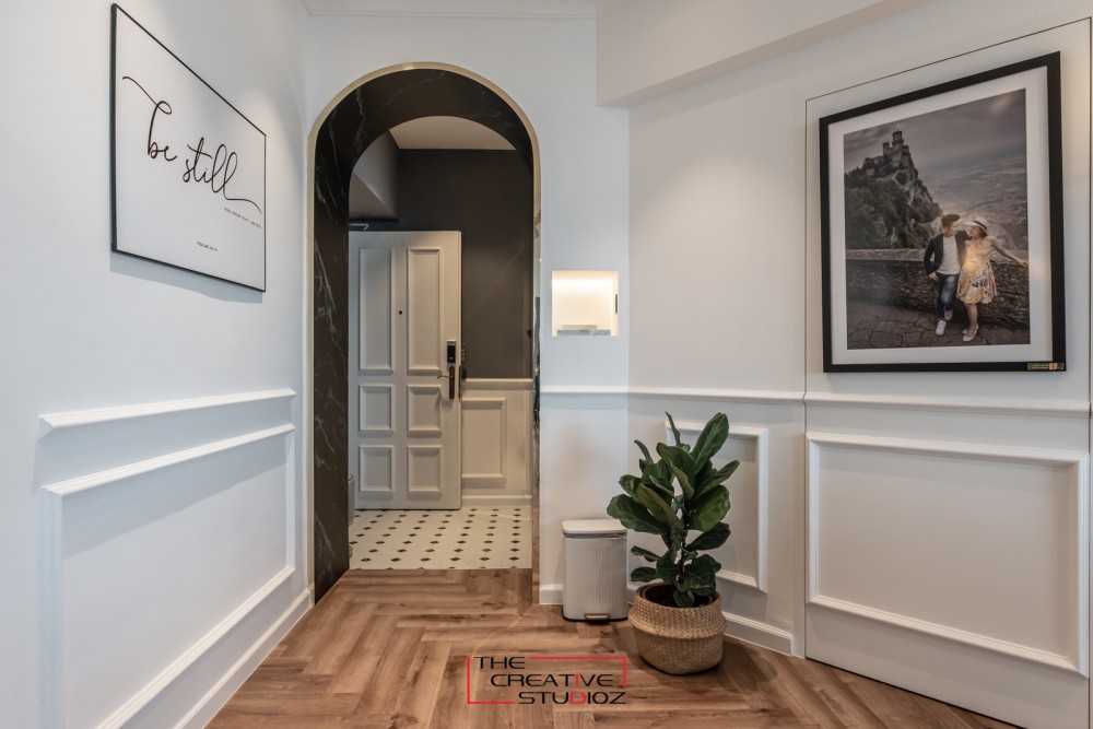 Contemporary Foyer at Parc Oasis by The Creative Studioz - Hometrust