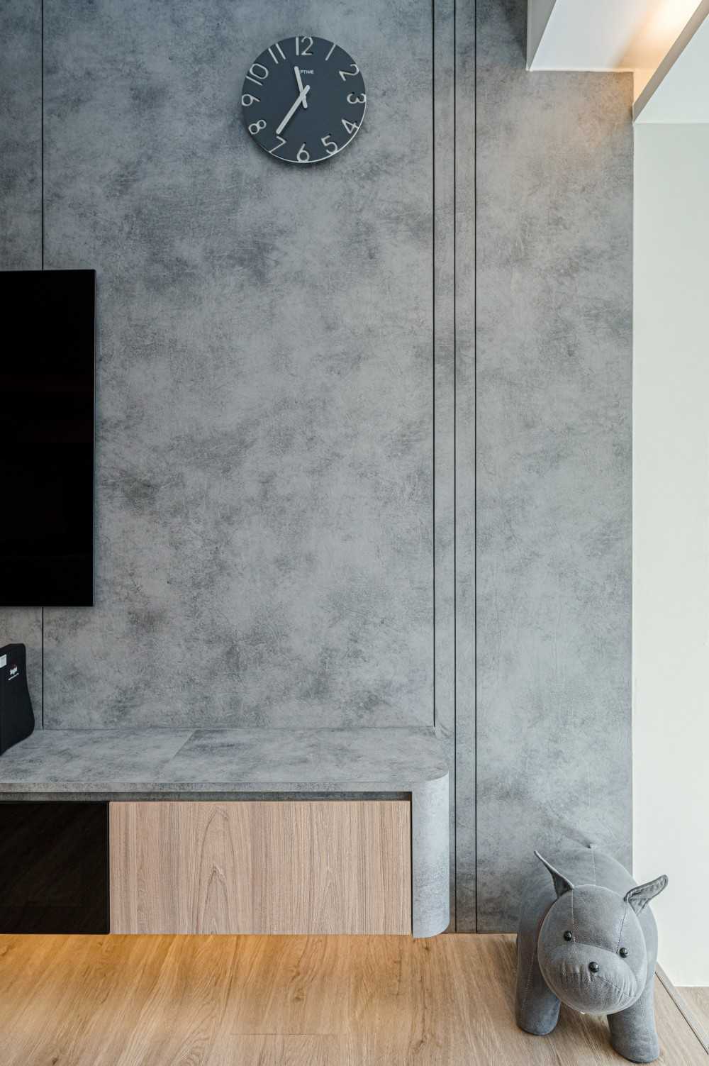 Contemporary Living Room at HDB Jumbo Flat @ Jalan Bukit Merah by ...