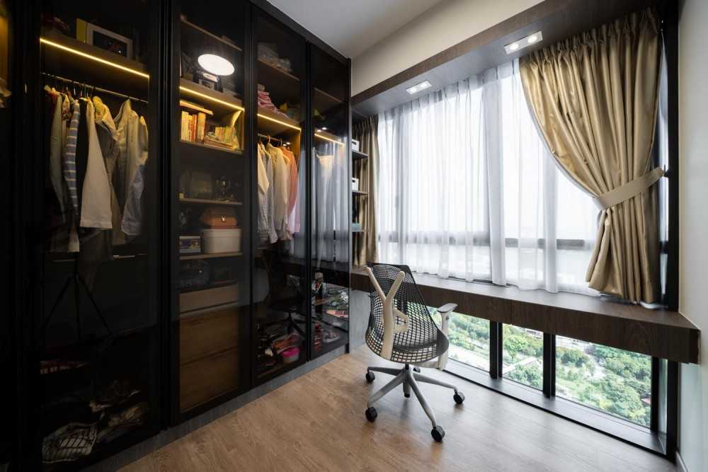 Modern Walk-in Wardrobe at Buona Vista | Whistler Grand by Design 4 ...