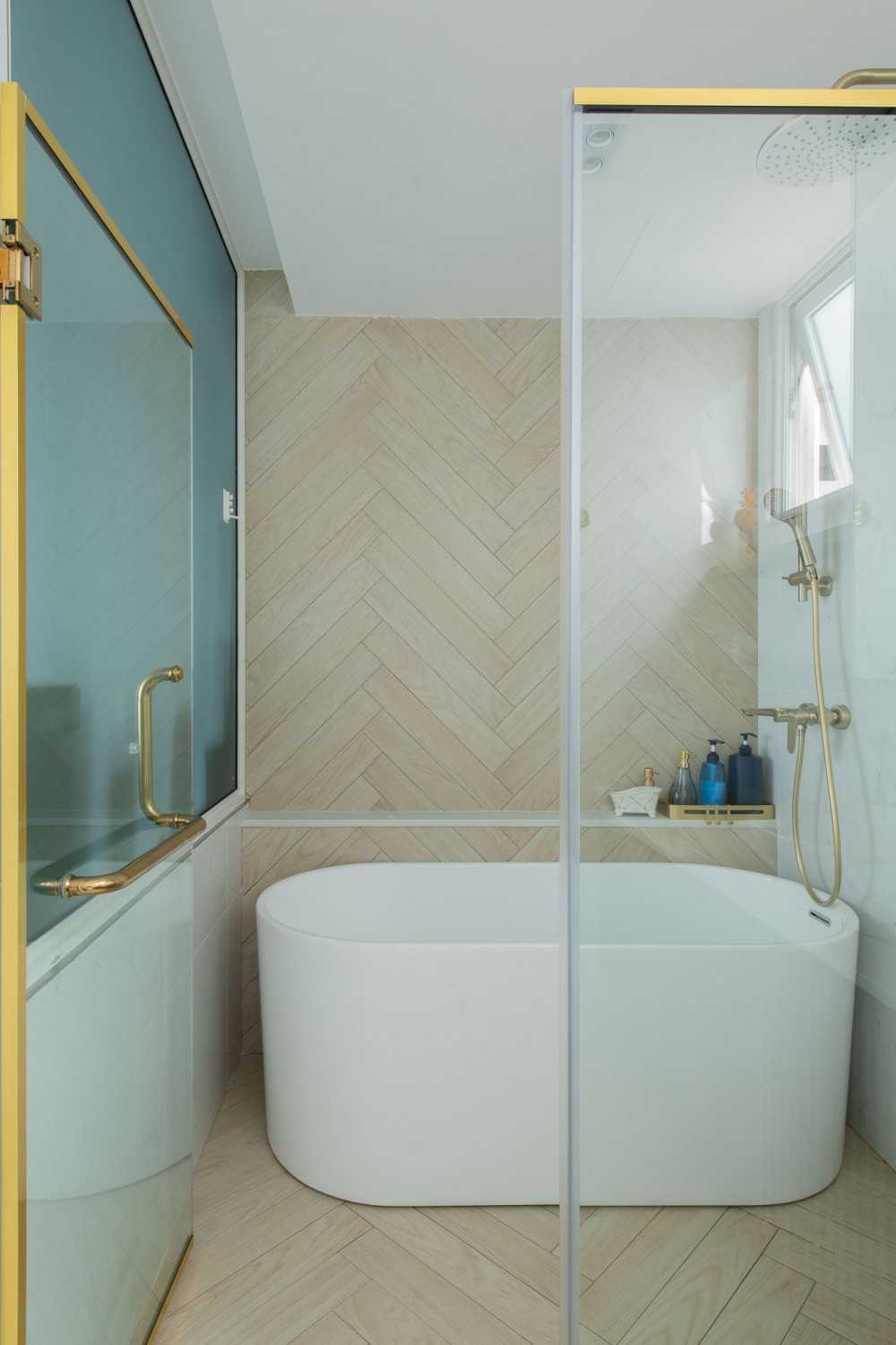 Contemporary Bathroom at 17 Canberra Dr by 9 Creation Pte Ltd - Hometrust