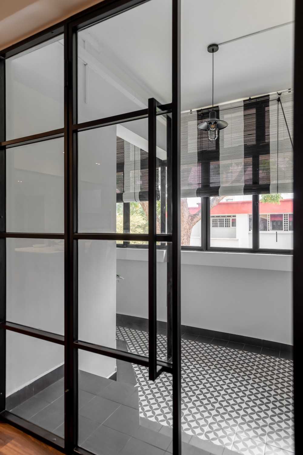 Country Entryway at Jumbo house by MYD Pleasant Home Design - Hometrust