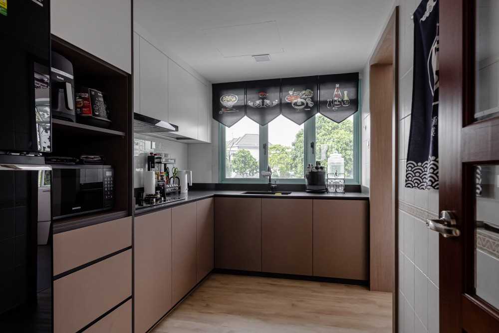 Contemporary Kitchen at 150 Mariam Way by Verse Concept - Hometrust