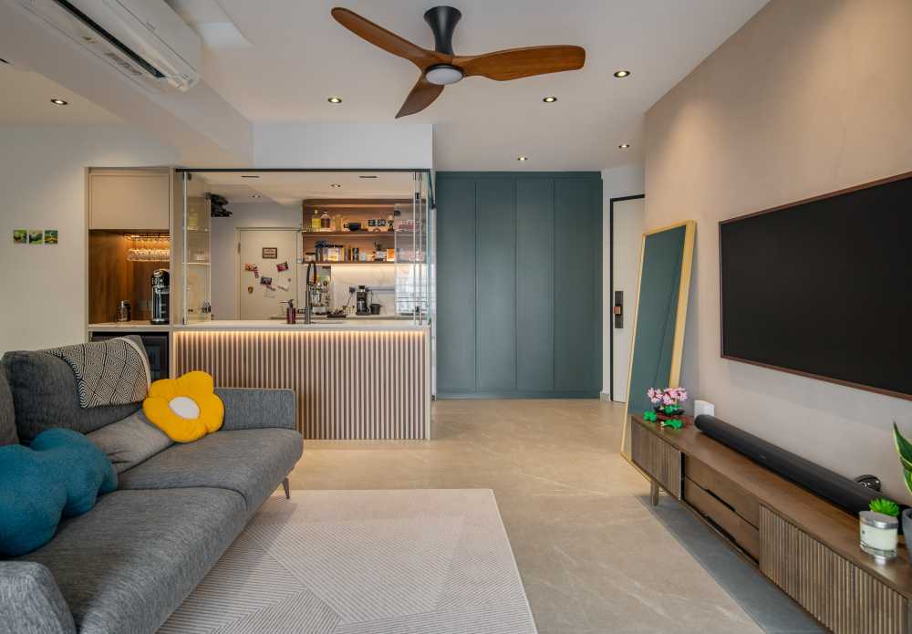 Contemporary Living Room at 4-Room Resale @ Toa Payoh by EZY Space - Hometrust