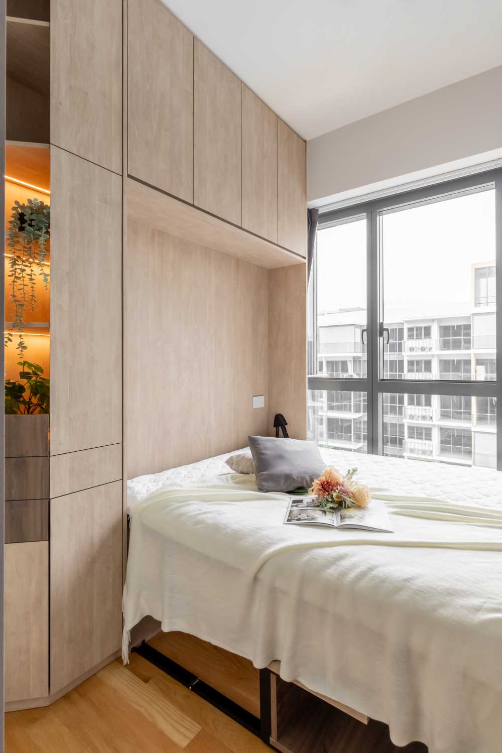 Modern Bedroom at How Sun Drive by Juz Interior Pte Ltd - Hometrust