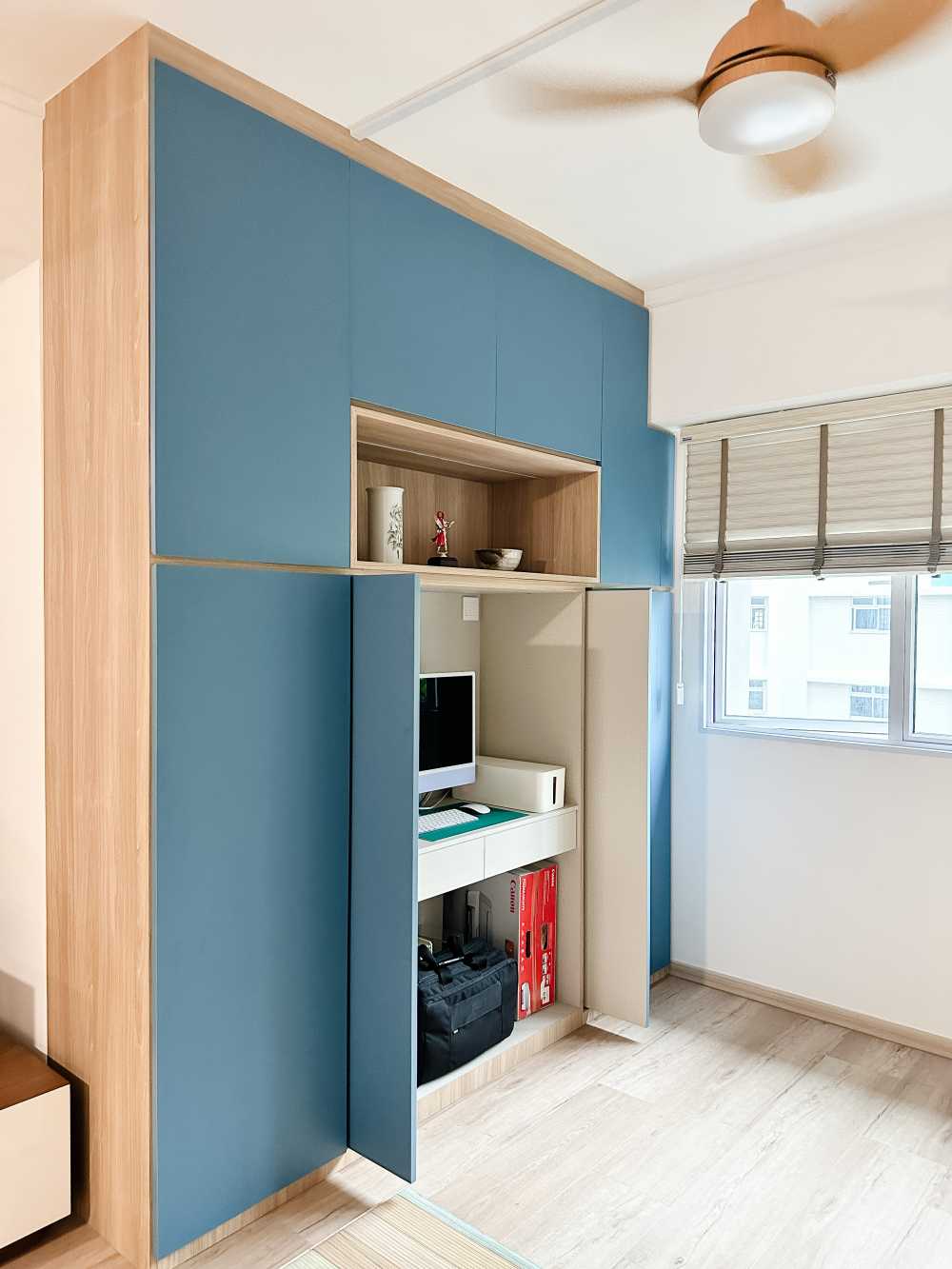 Modern Study at Woodlands 5-Room HDB by Troy Design Pte Ltd - Hometrust