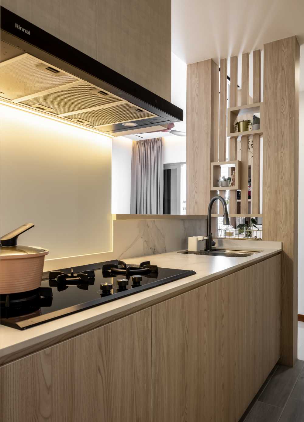 Contemporary Kitchen at Trevista Condo, Toa Payoh by Eight Design Pte ...