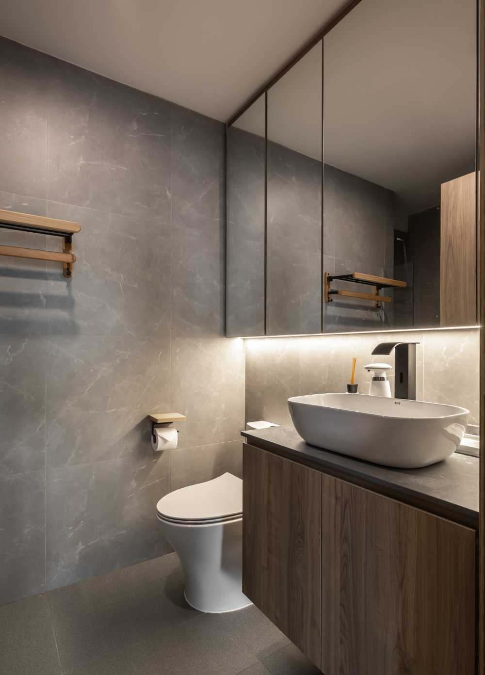 Contemporary Bathroom at Trevista Condo, Toa Payoh by Eight Design Pte ...
