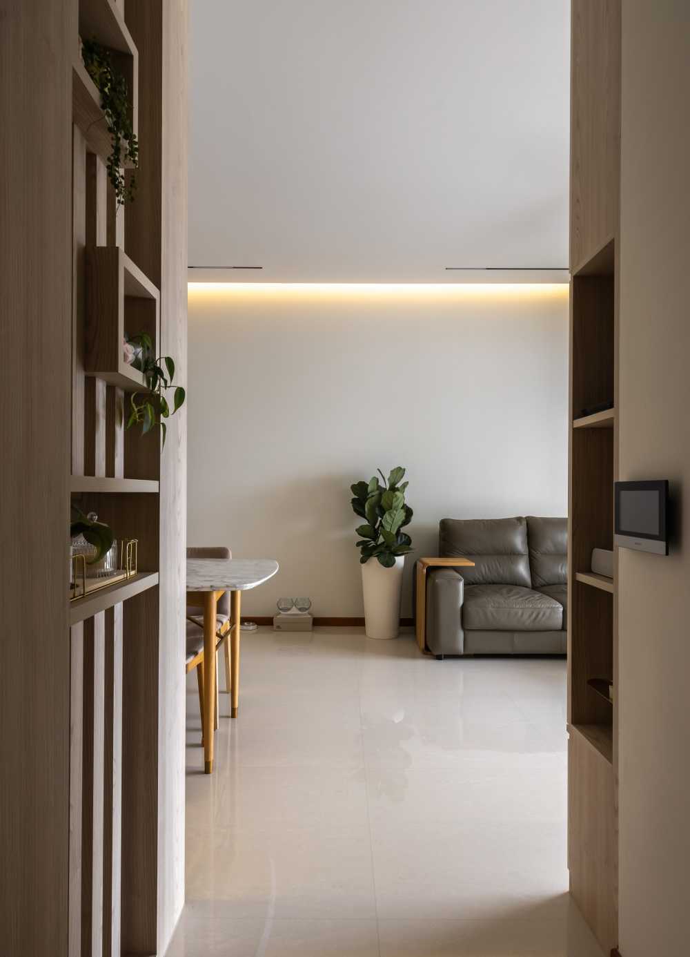 Contemporary Entryway at Trevista Condo, Toa Payoh by Eight Design Pte ...