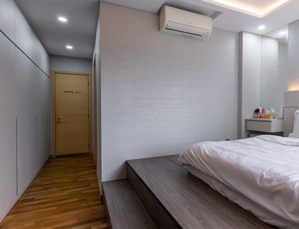 Contemporary Bedroom at Le Crescendo Condo by Eight Design Pte Ltd ...