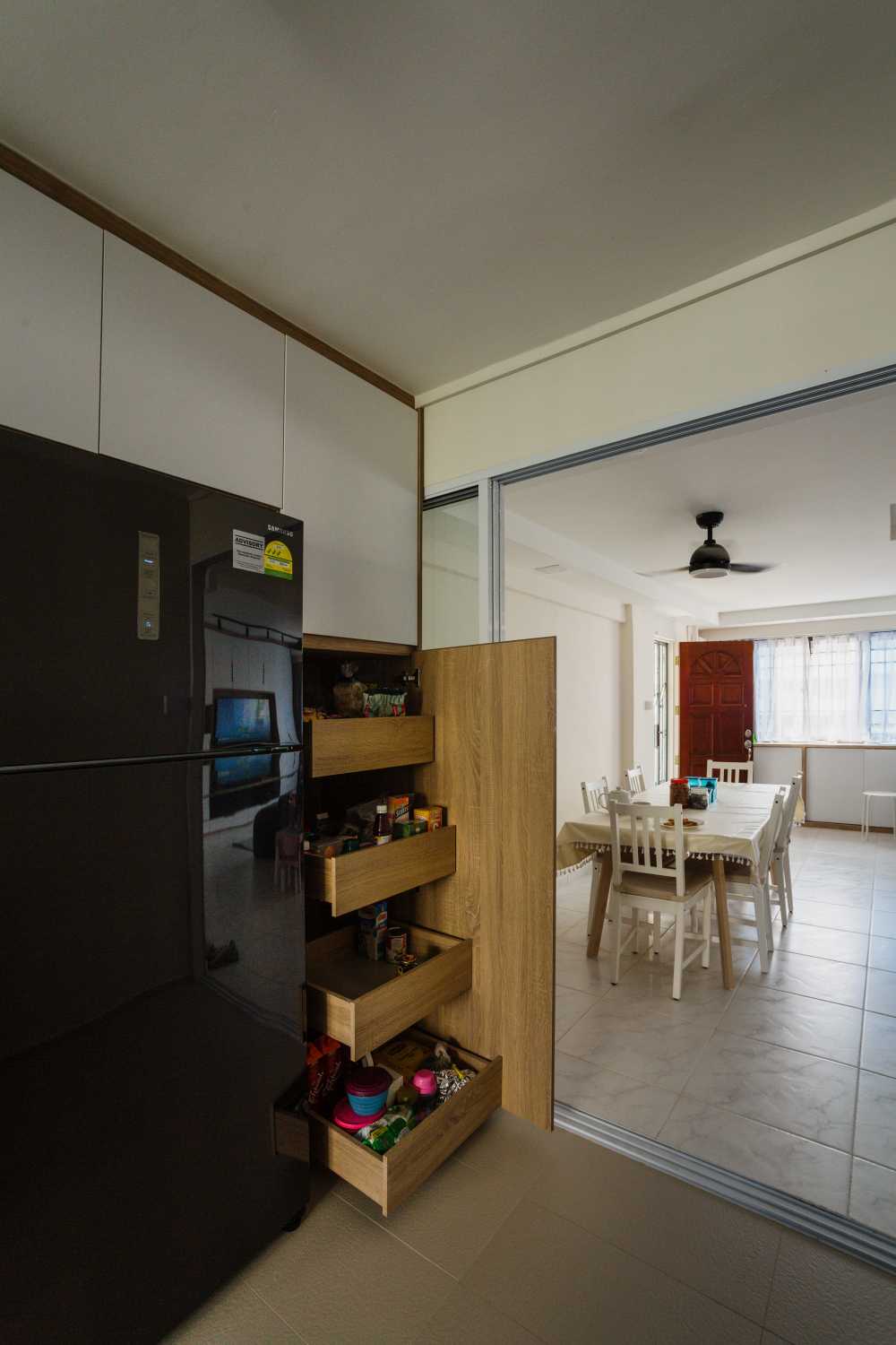 Contemporary Kitchen at Yishun (5 Room Resales) by 0316 Designs - Hometrust