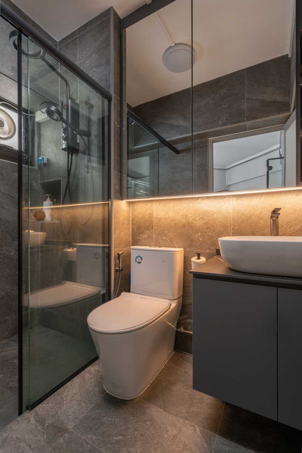 Contemporary Bathroom at 251 Compassvale by Goodman Interior - Hometrust