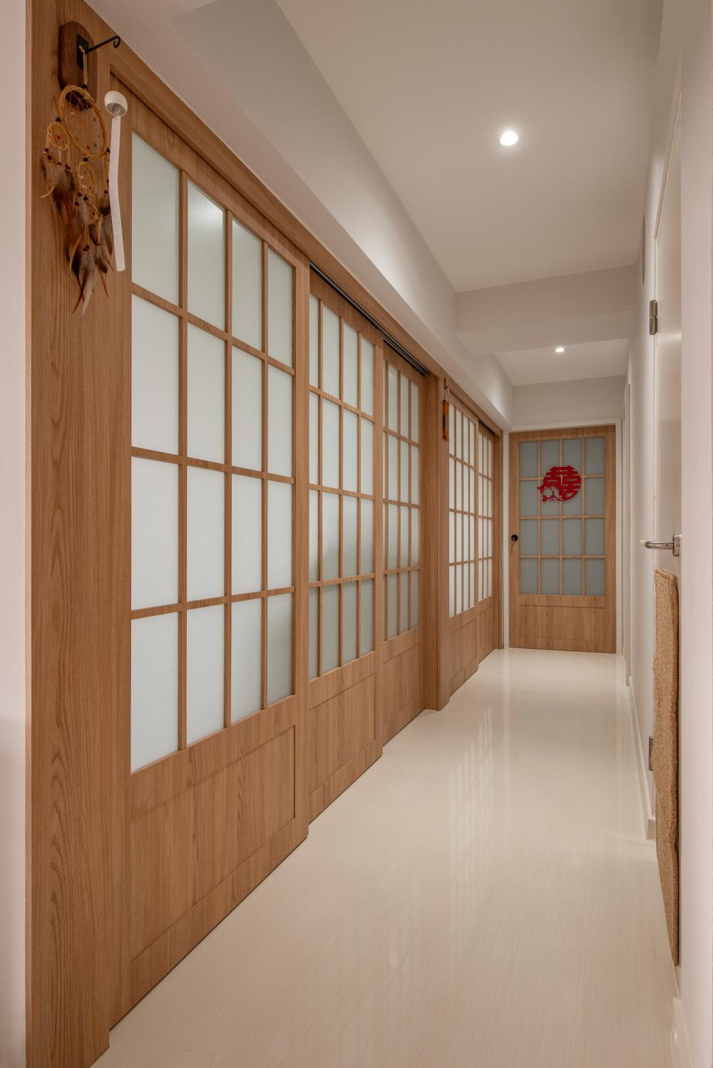 Minimalist Entryway at 5 Room BTO @ Tengah by EZY Space - Hometrust